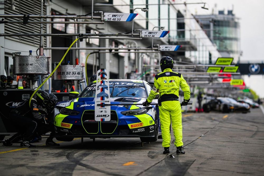 GTWC | Porsche in Pole al Nürburgring, incidente Rossi-Ferrari