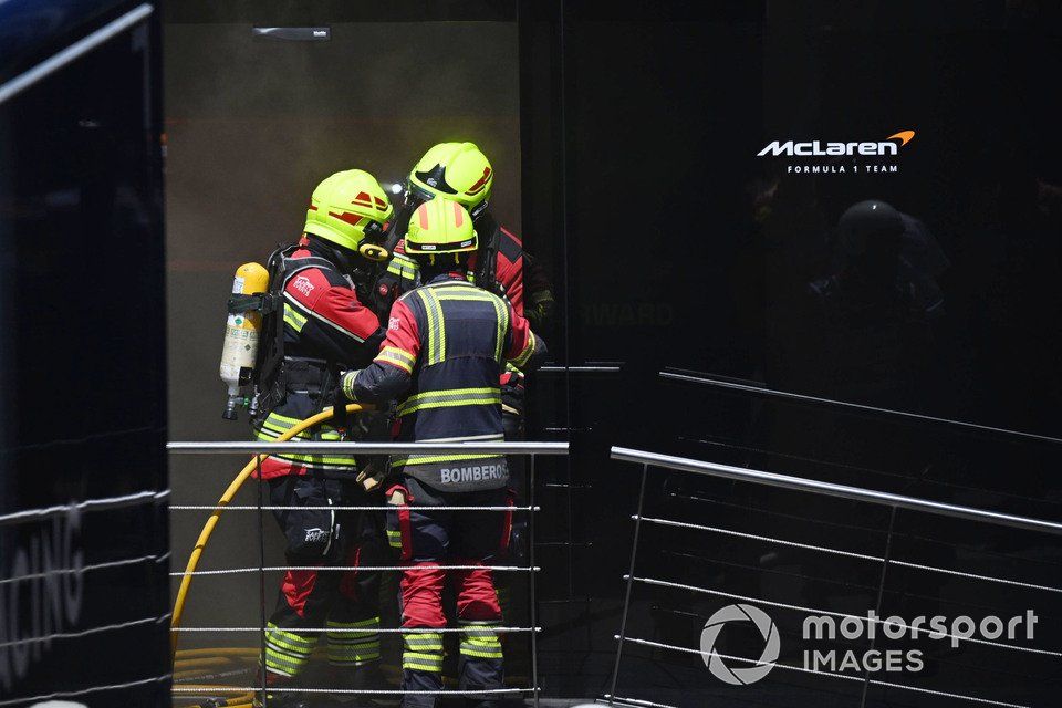 Un incendie touche le motorhome McLaren F1 à Barcelone