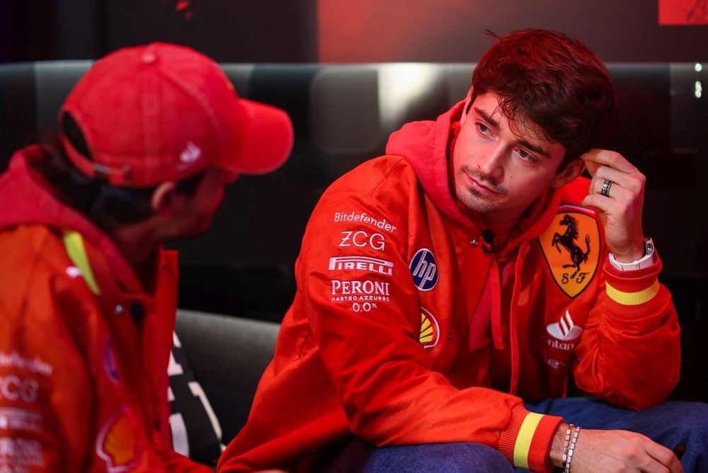 Sainz'dan Leclerc'e gönderme: "Ben takım telsizini şikayet için ...