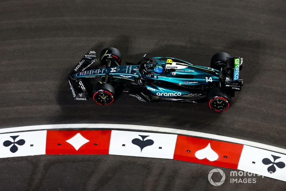 Pole de Russell en el GP de Las Vegas de F1; ¡la rozó Sainz!