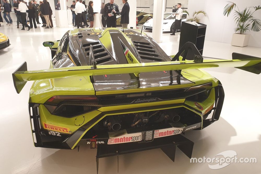 SSR dà la Huracán di Bortolotti Campione DTM al Museo Lamborghini