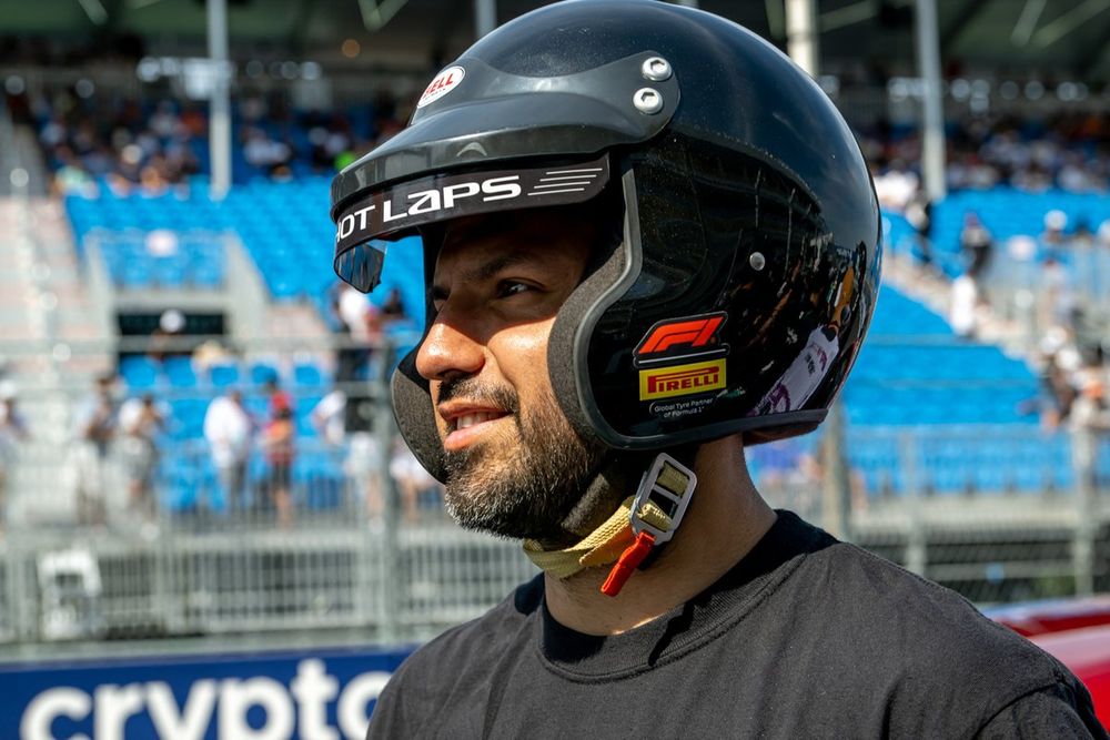 Aguero ve Brooklyn Beckham, Miami’de Formula E araçlarıyla piste çıkacak