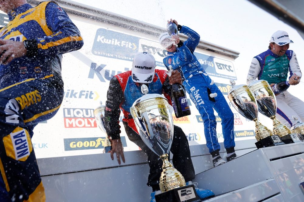 How Hamilton's BTCC fairytale stole the Snetterton show