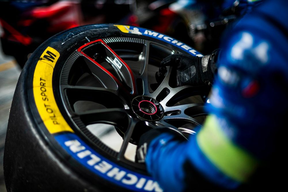 WEC | Michelin a Spa con 1,2 tonnellate di carico all'Eau Rouge!