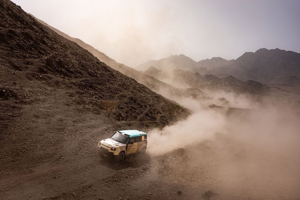 Dakar | Defender, scopriamo la “flight mode”: ecco come i D7X‑R possono ...