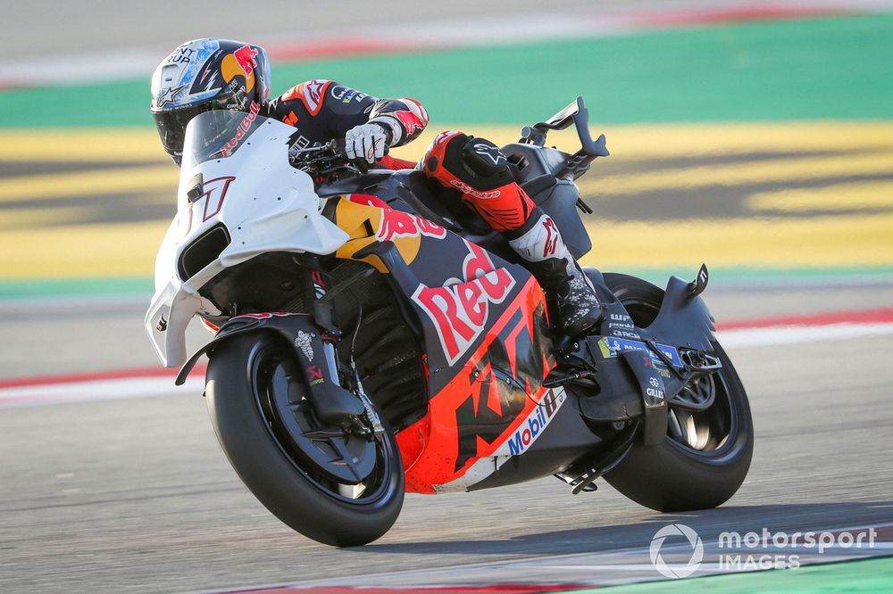 KTM a testé une moto "plus calme" grâce à des nouveautés aéro