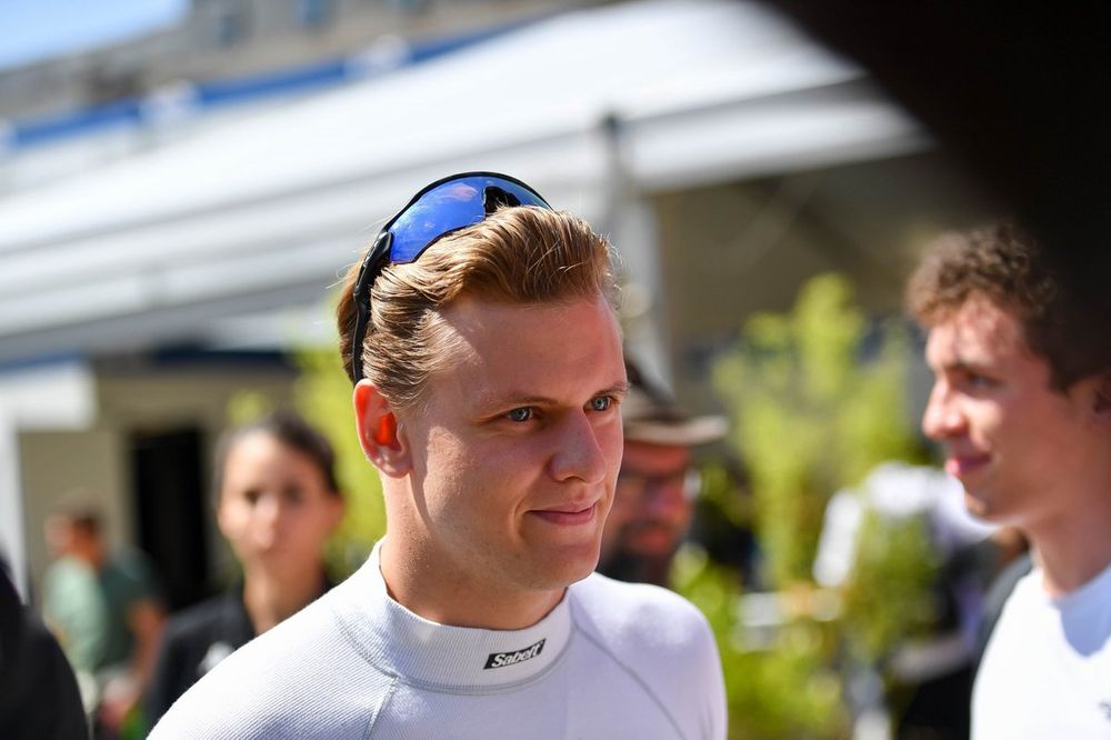 Lapierre évoque "le moment particulier" de la course au Mans