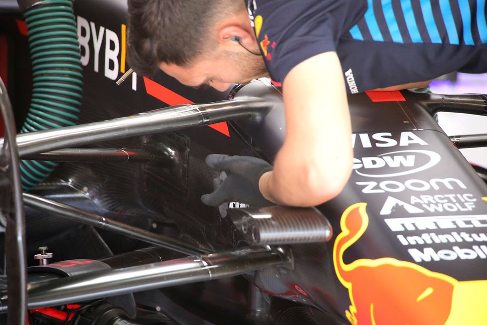 F1 | Red Bull: Verstappen guida sopra al male oscuro della RB20