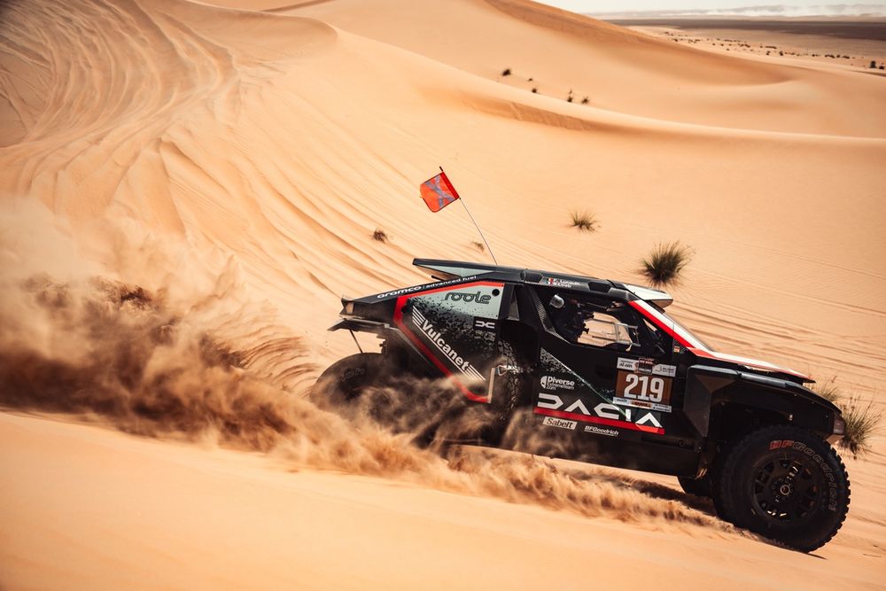 Loeb: "La Dacia ha già risolto i problemi incontrati alla Dakar"