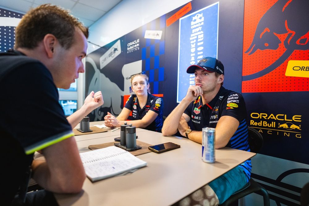 Verstappen komt terug op Red Bull-uitspraak: "Niet echt gelukt"
