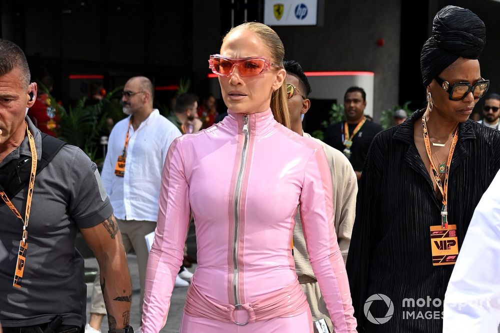 Jennifer Lopez makes surprise Ferrari paddock visit at Saudi Arabian ...