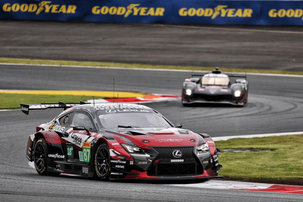 WEC | Fuji, 4a Ora: grandi rimescoli portano davanti Peugeot e Alpine