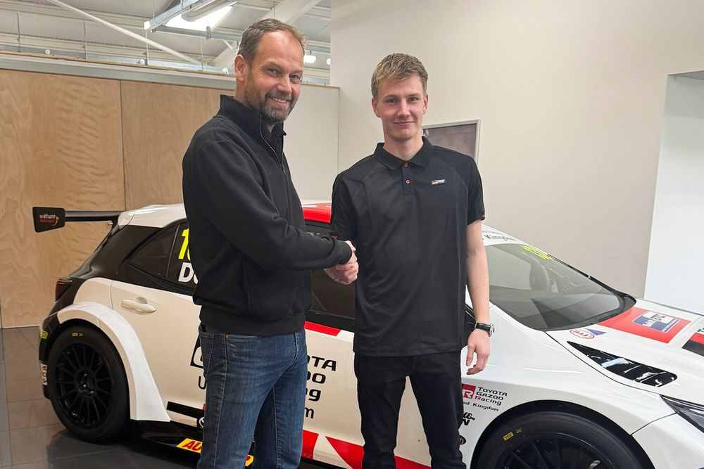 GT ace Dorlin claims final BTCC Toyota seat for 2025