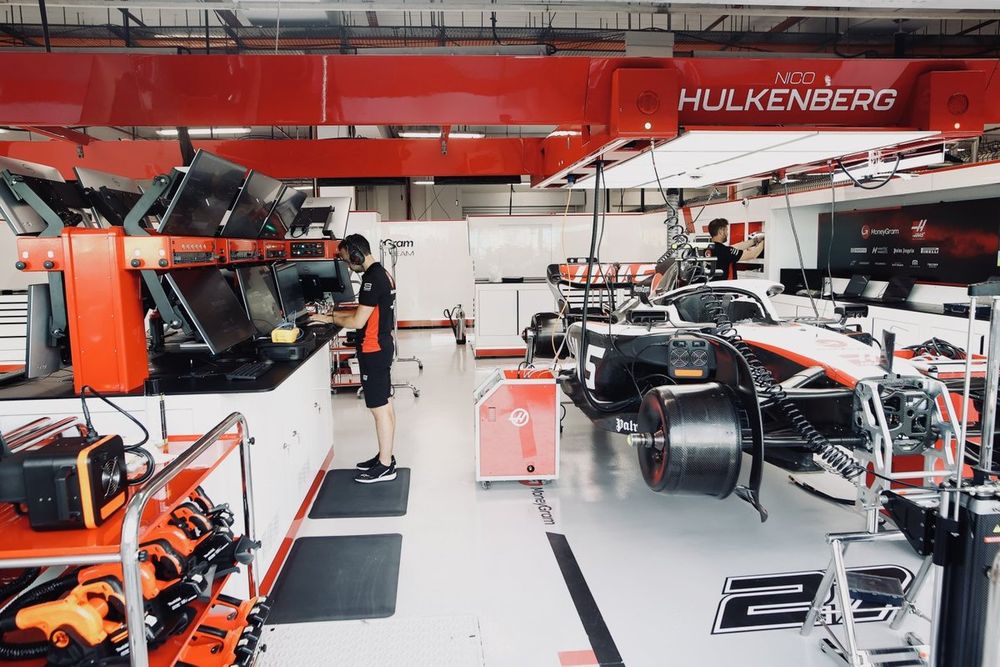 F1 | Haas: rivoluzionato lo staff in pista, dagli ingegneri alle strategie