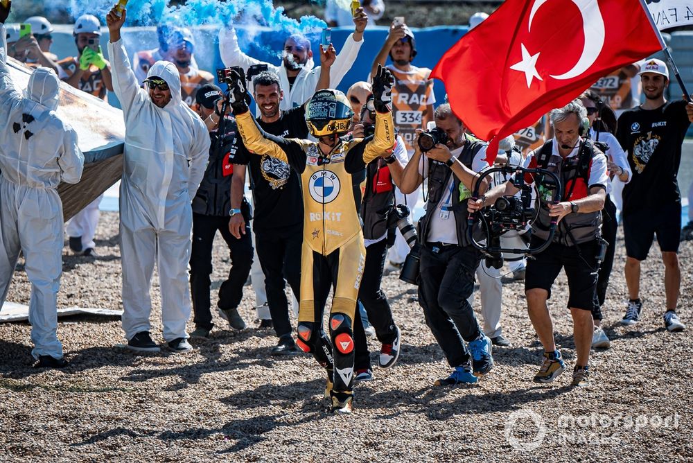 Dengan Pertaruhan BMW, Razgatlioglu Kembali ke Puncak WSBK