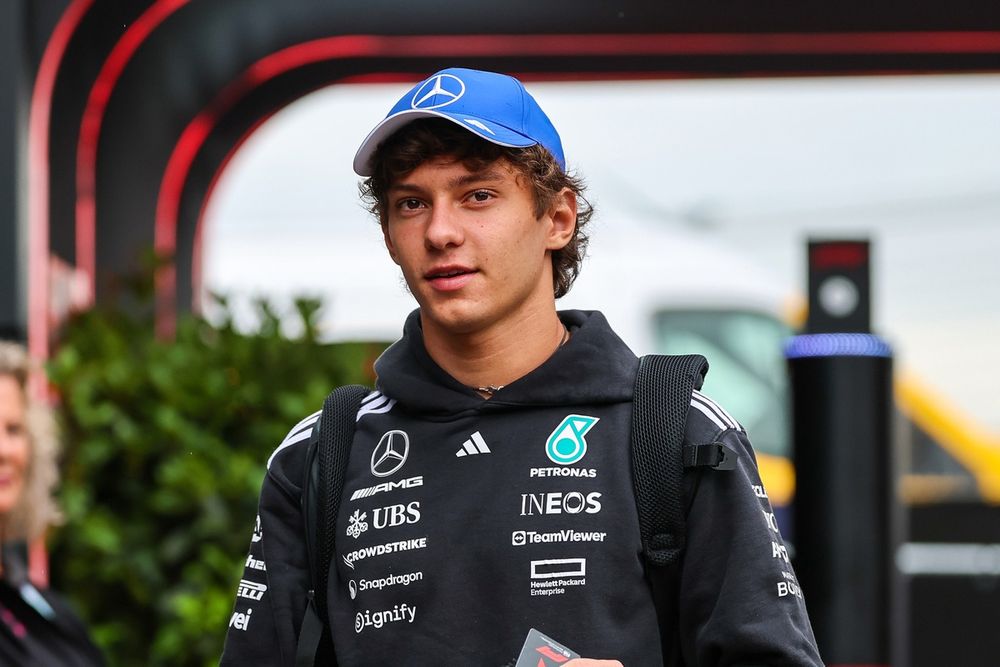 Jeremy Clarkson applauds Charles Leclerc's "proper racing" as he ...