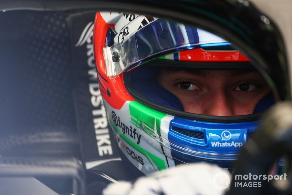 Villeneuve: "Antonelli, F1'e çok erken geliyor, Mercedes büyük risk aldı"