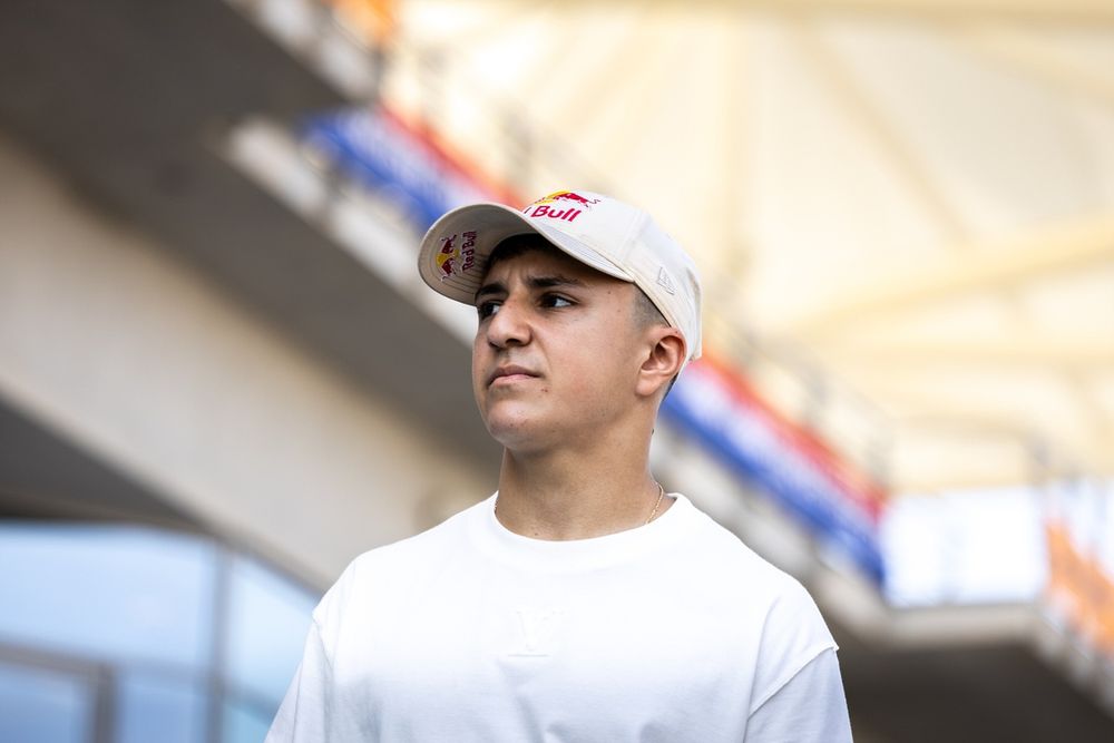 Isack Hadjar décroche le volant Racing Bulls pour 2025