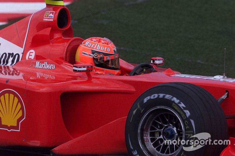 F1 COSMOS | Ferrari F2001 de Schumacher é vendida em leilão por €15,9 milhões