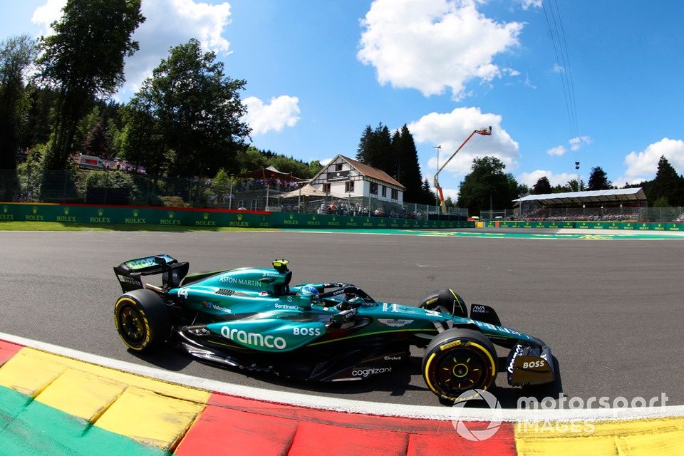 Alonso: "Aston Martin beni biraz hayal kırıklığına uğrattı"