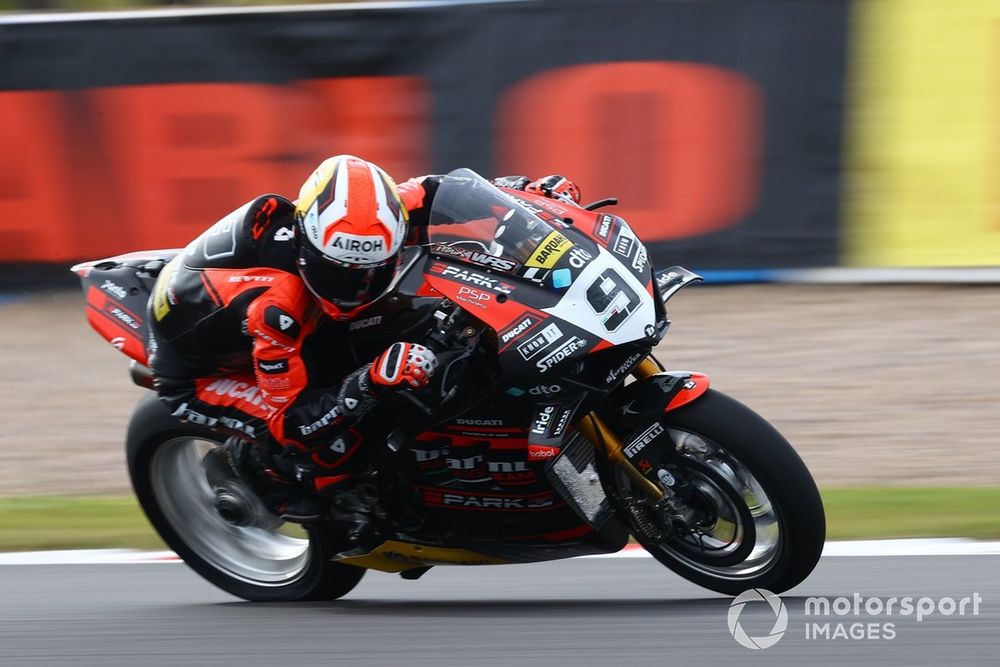 WSBK Most 1. yarış: Toprak Razgatlıoğlu bir kez daha kazandı, Petrucci ve Iannone podyumda!