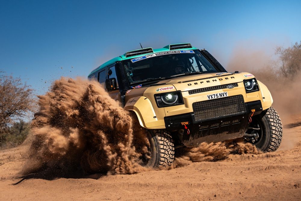 EXCLUSIVO: Ian James detalha desafio duplo na Jaguar e Defender