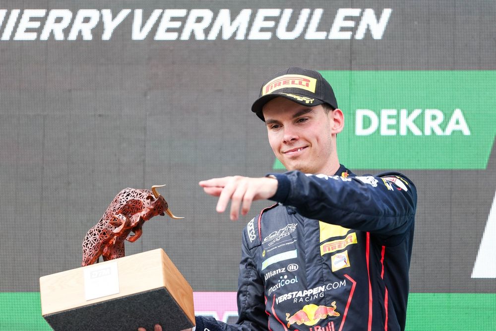 Wat betekent de Mercedes-deal van Verstappen.com Racing voor Vermeulen?